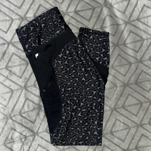 Fabletics | Pants & Jumpsuits | Fabletics Leggings Ultracool Leopard ...